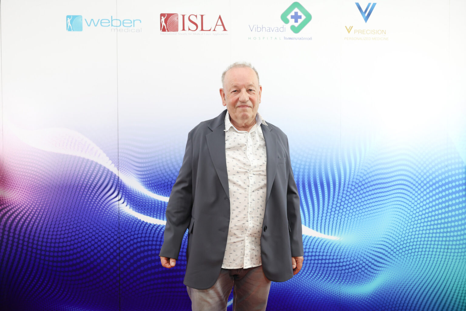 V Precision จับมือ Weber Medical ชูเทคโนโลยีเครื่อง ‘Weber Laser ...